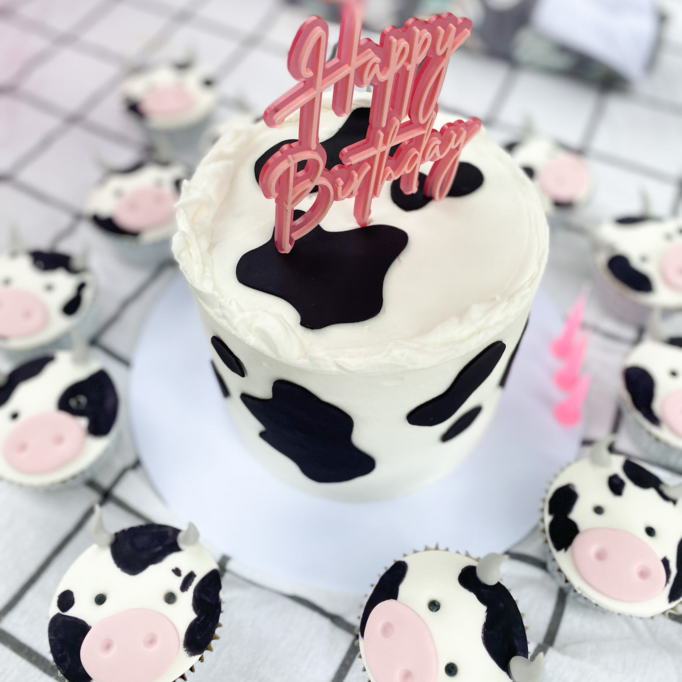 Cow Cake – Studio Cakes