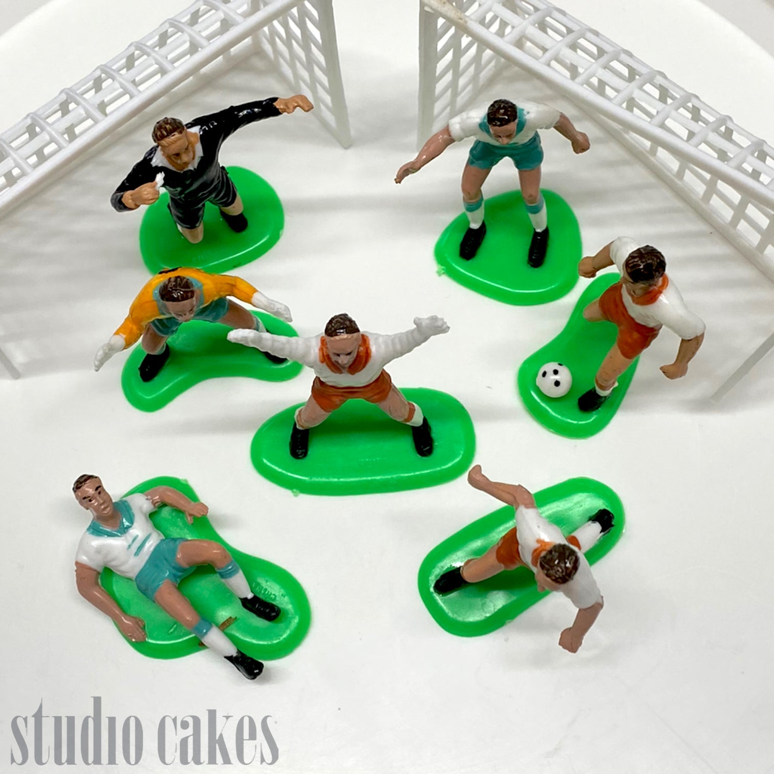 Soccer Cake Decorating Kit – Studio Cakes